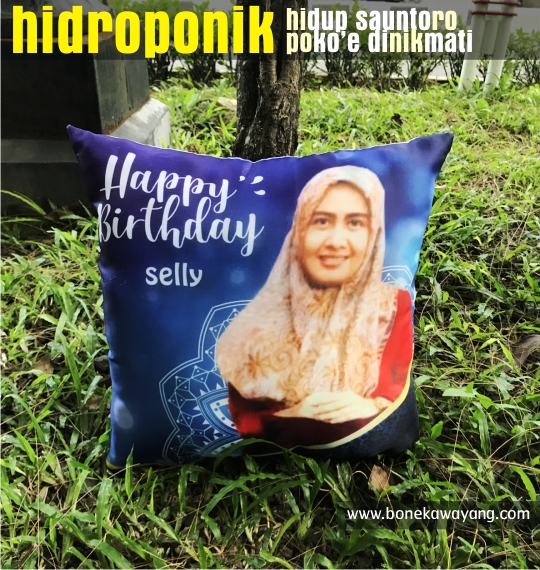 pembuat boneka custom satuan di Solo: Bantal Foto Custom di Solo