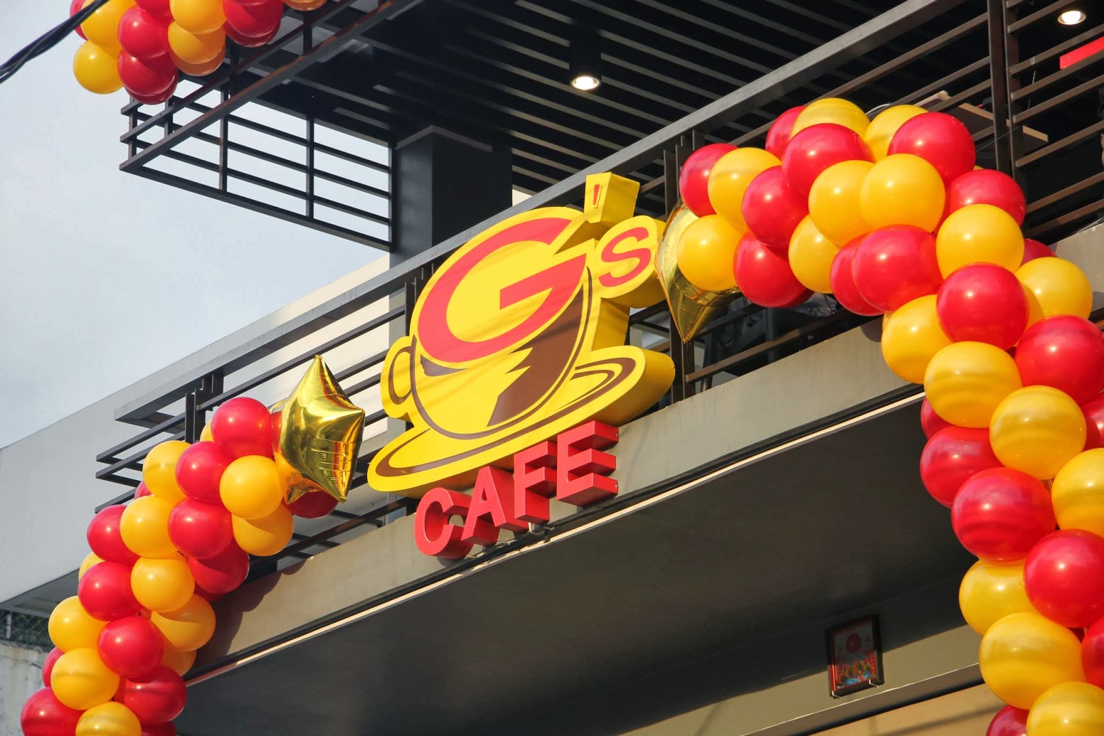 10taku Street: Opening of G's Cafe