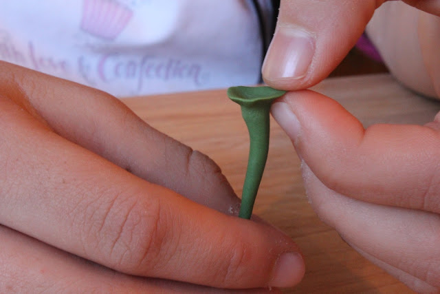 With Love & Confection: White Chocolate Pumpkins Tutorial by With Love & Confection