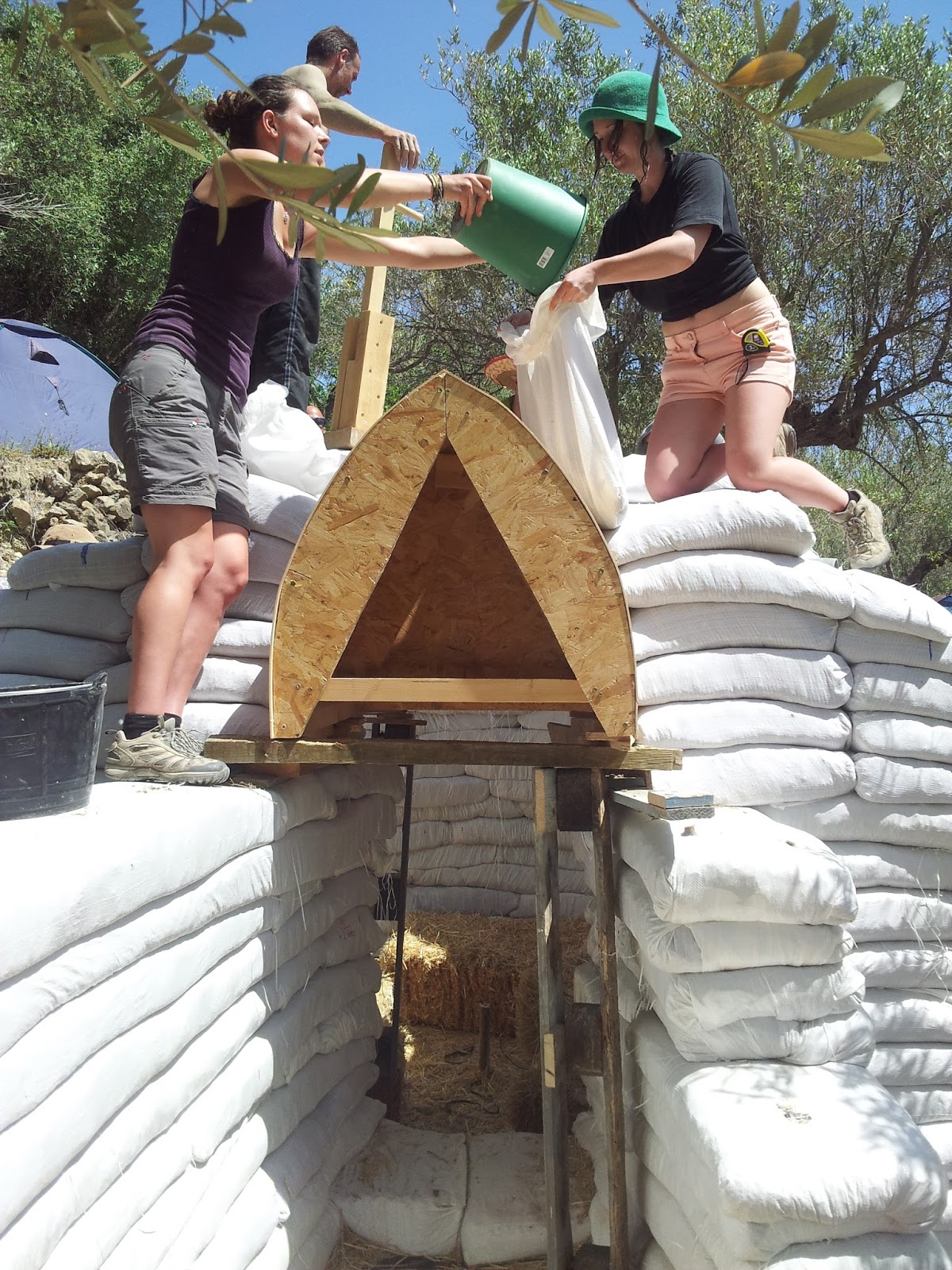 Earth Hands and Houses: Earthbag, Superadobe Dome Building Workshop 2017
