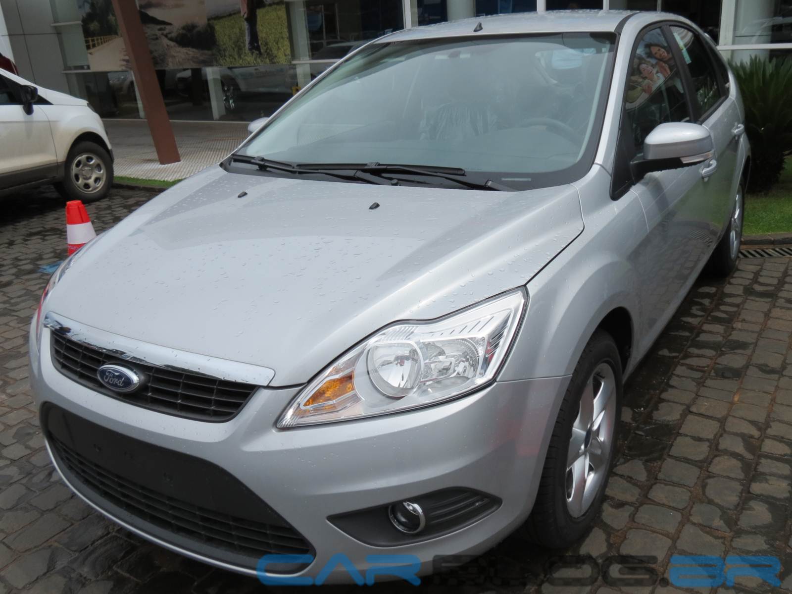 Ford Focus começa 2013 na liderança de vendas entre os hatchs médios