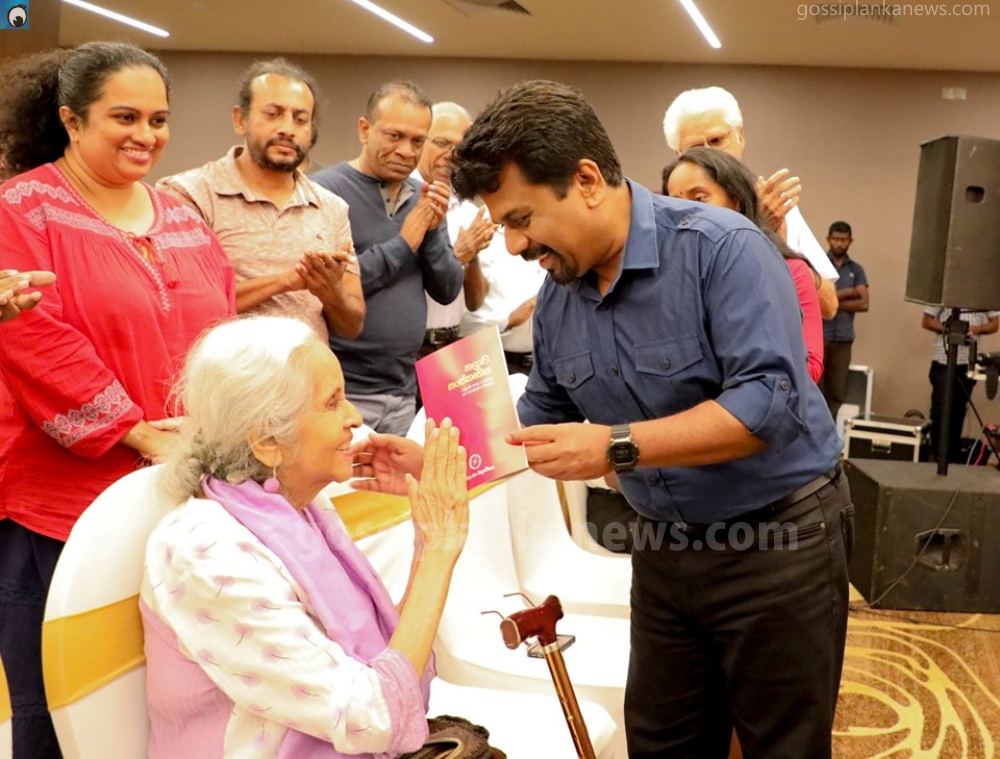 අනුරගේ දෑත් ශක්තිමත් කරන්න ආ කලාකරුවන්