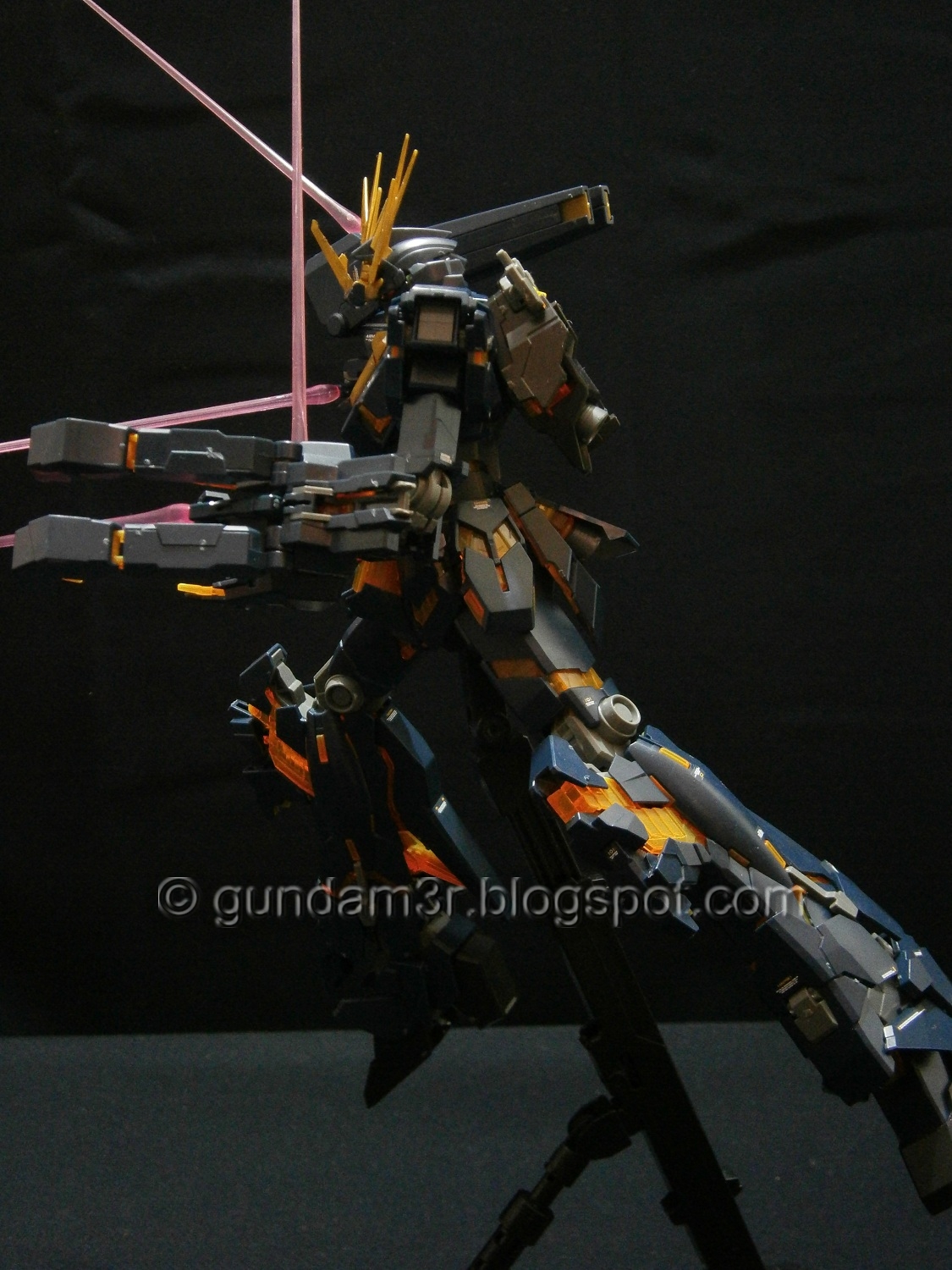 Unicorn Gundam 02 Banshee (Destroy Mode) MG Review Part 3