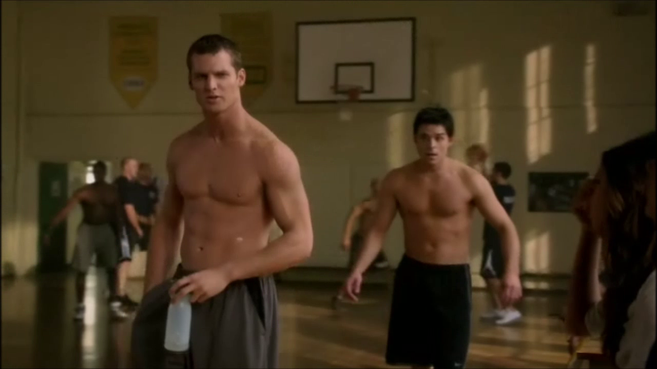 Jared Keeso Shirtless in Hellcats S01E15 ~ Xtremely Sexy