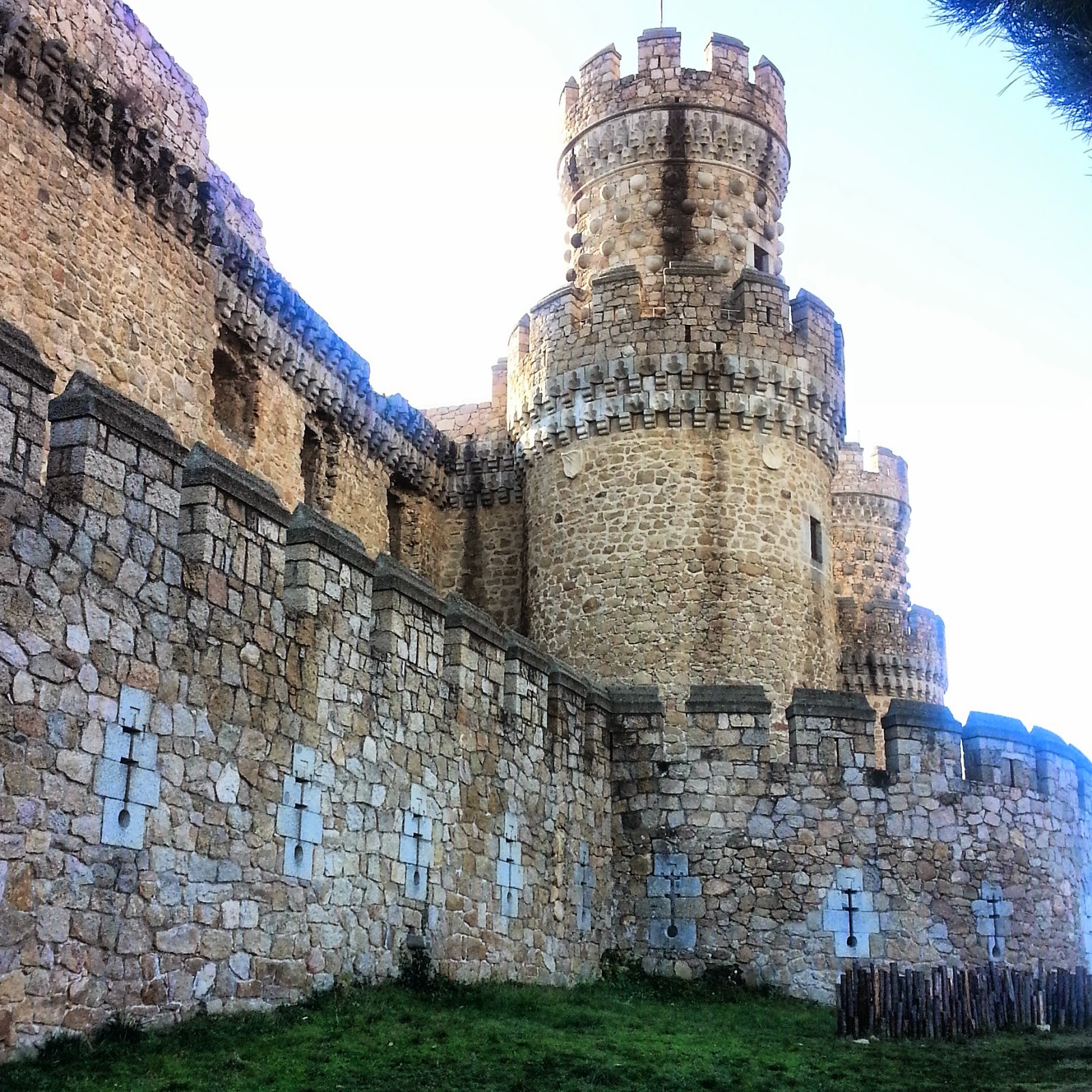 De Madrid al Cielo: Exploring a Castle, or Two