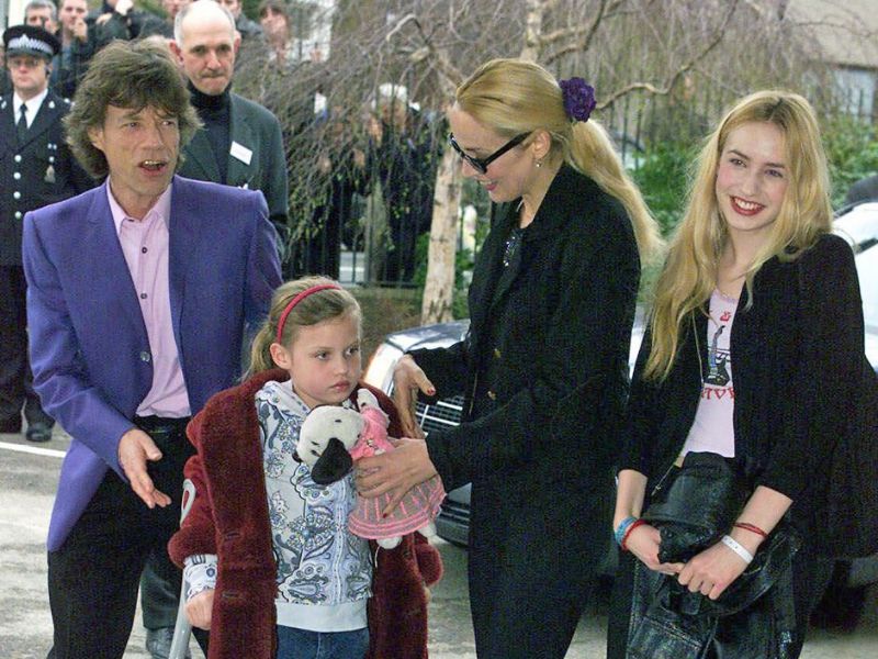 22 Beautiful Photos of Jerry Hall and Mick Jagger With Their Children ...