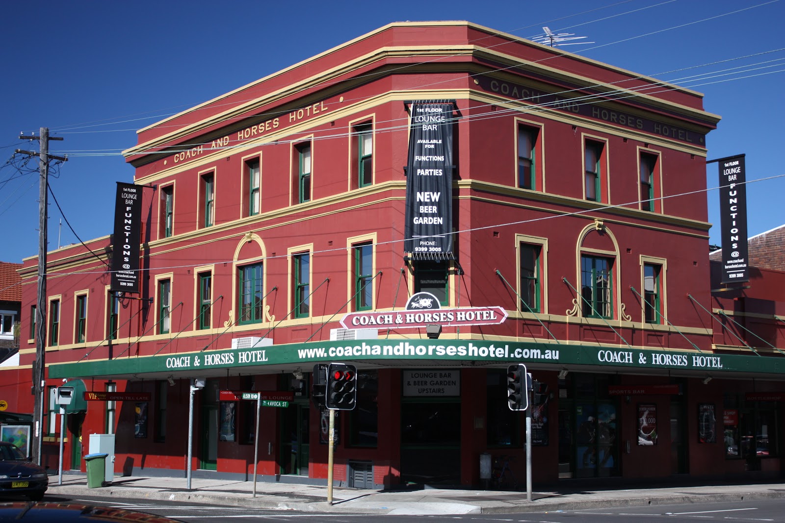 Sydney - City and Suburbs: Randwick, Coach and Horses