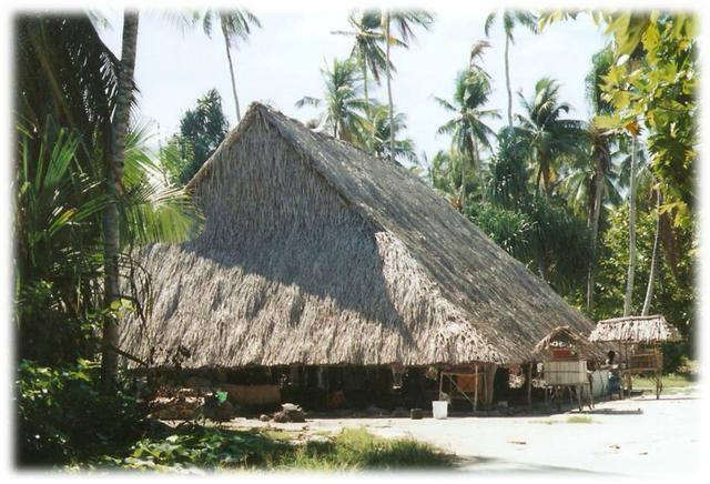 Thornes-in-Tarawa: Traditional Skills - Building a Mwaneaba
