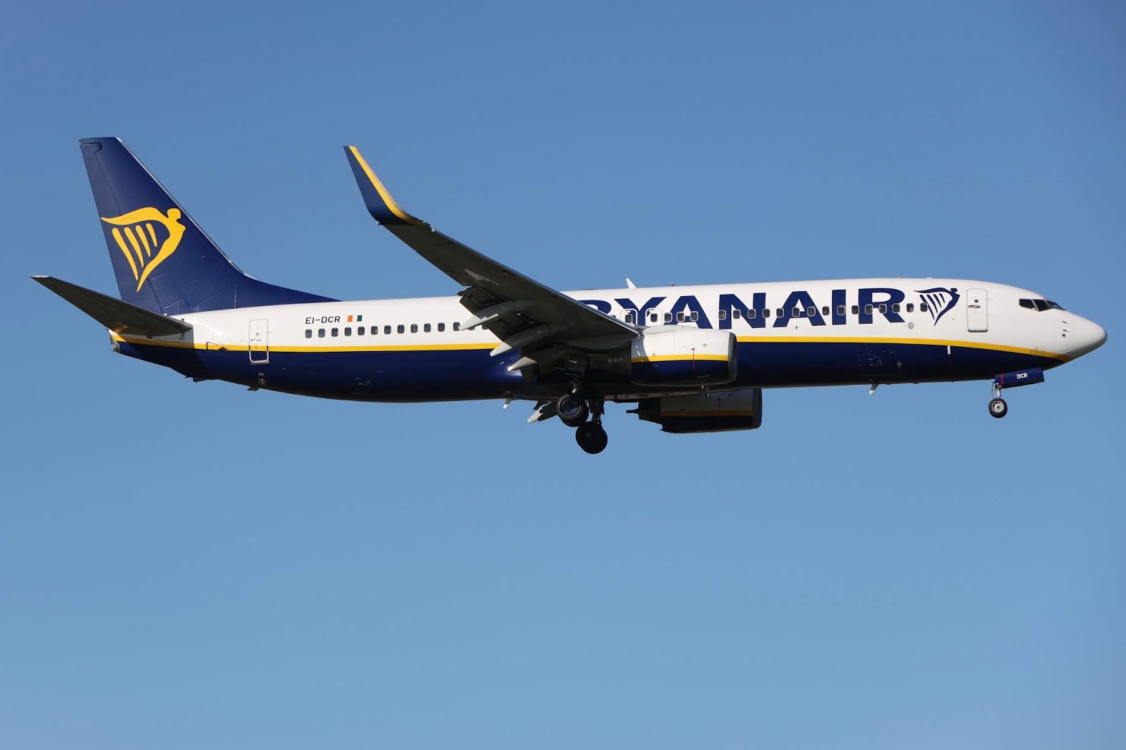 FLYINGPHOTOS MAGAZINE GALLERY: RYANAIR - B737-800W - EI-DCR