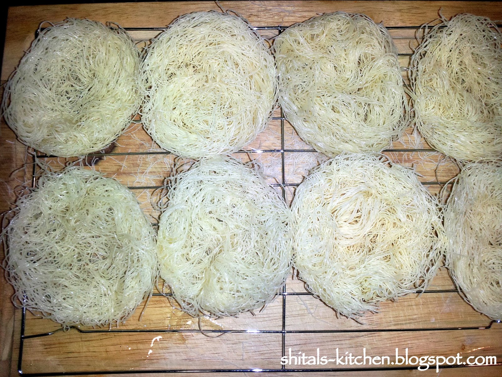 Shital's-Kitchen: Sutarfeni/ Sutar Pheni