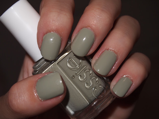 Essie: Da Bush (Swatch + Review) - status.chlo