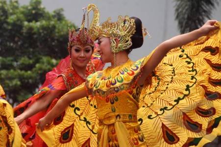 Tarian Tradisional Jawa barat - SANGGAR TARI TOPENG PURBASARI