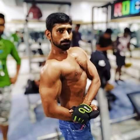 world bodybuilders pictures: pakistani punjabi bodybuilder rana zeshan ...