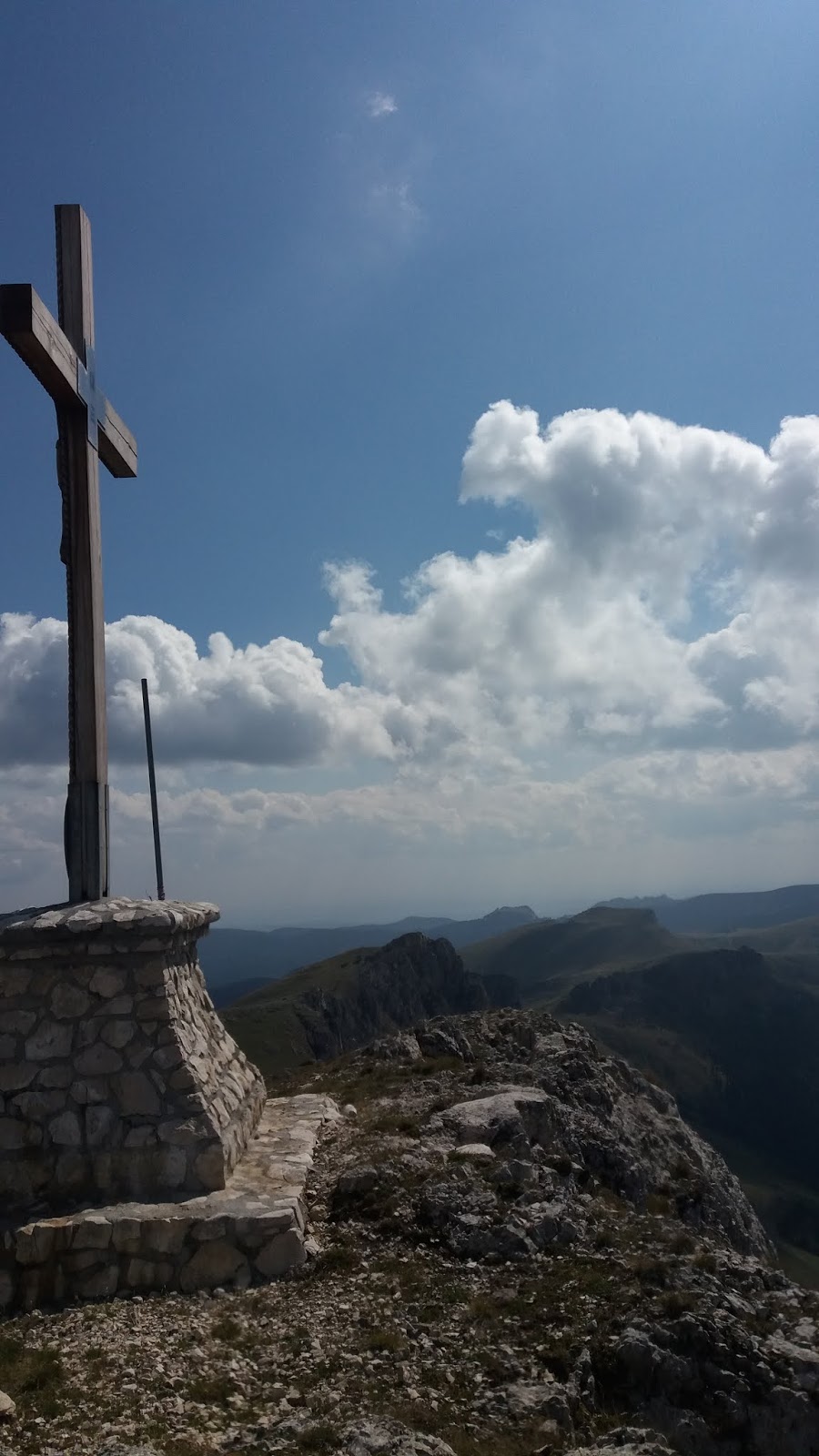 Hoinarind prin Romania: Canionul Horoabelor - Coltii Tapului 2155 m ...