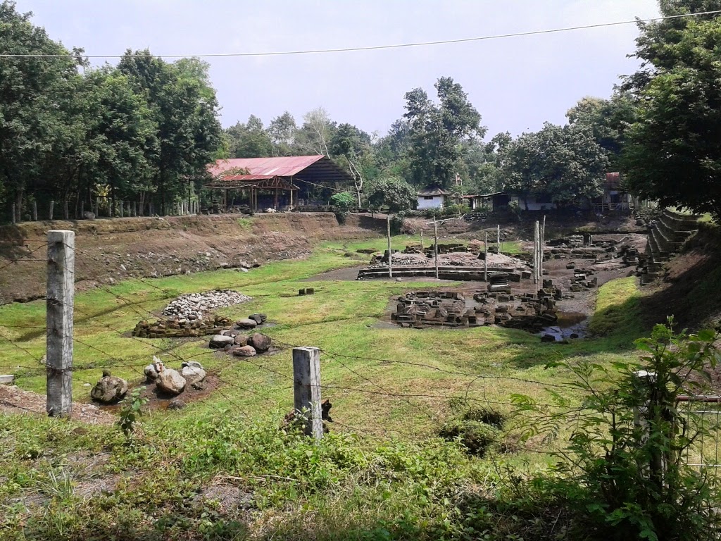 Melihat Reruntuhan Candi Kedulan - Nasirullah Sitam