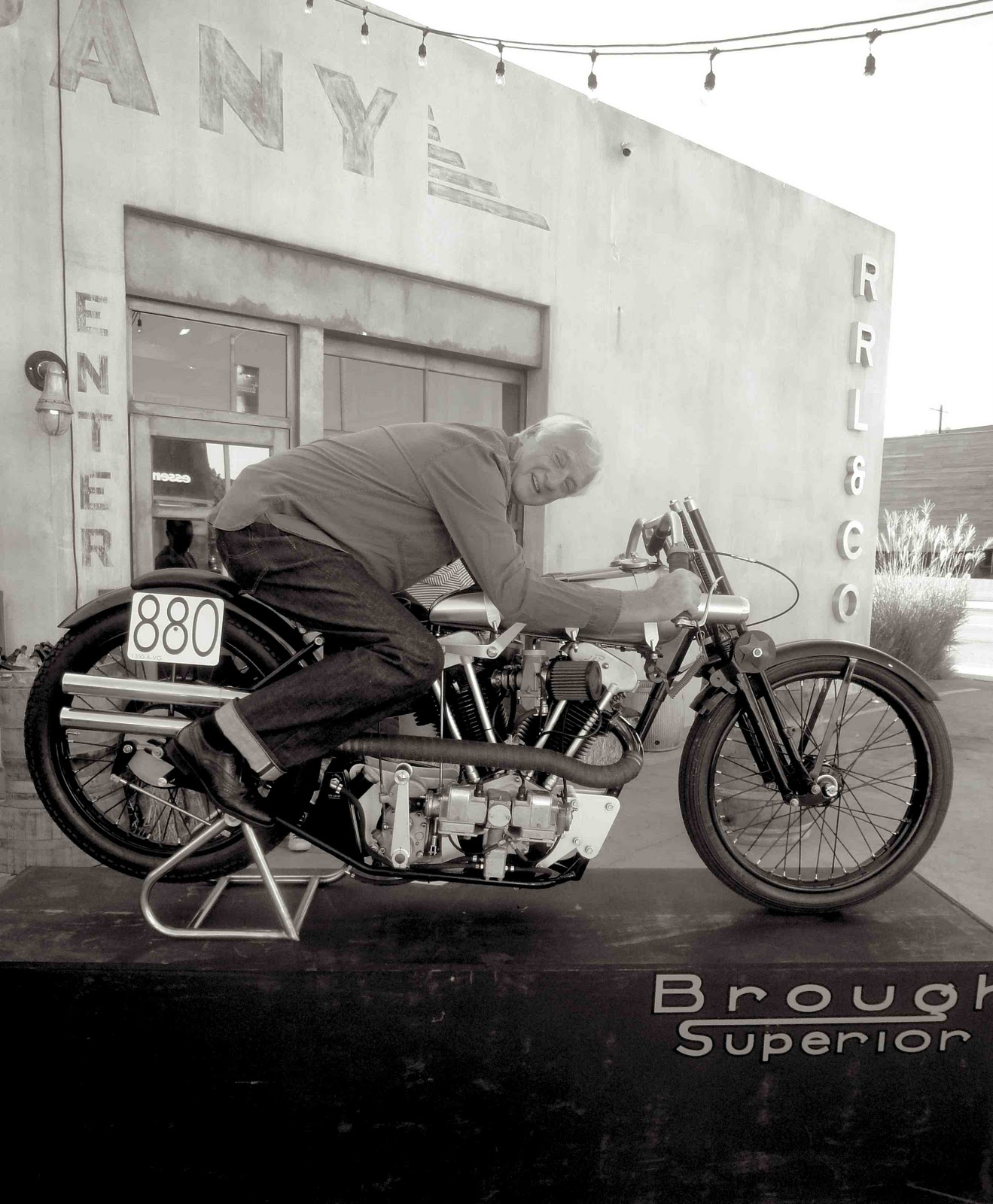 Picture Motorcycle: BROUGH SUPERIOR, DOUBLE RL, BONNEVILLE