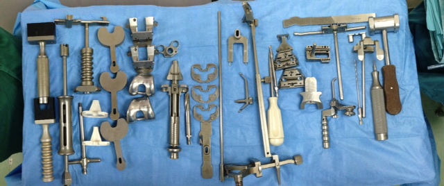 Be LiKe A sUrGeOn: Total knee replacement