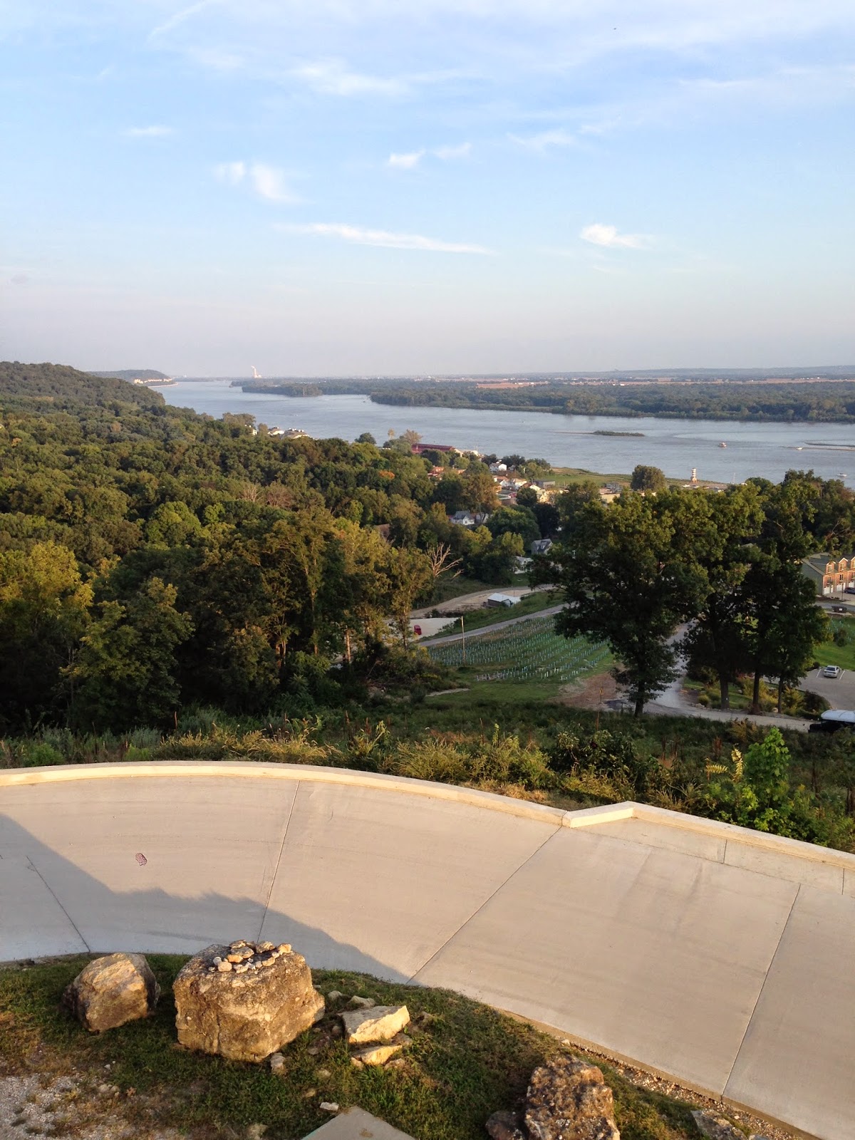 Mark and Vicki Hills Great Loop Adventure Blog: Grafton - Alton Illinois