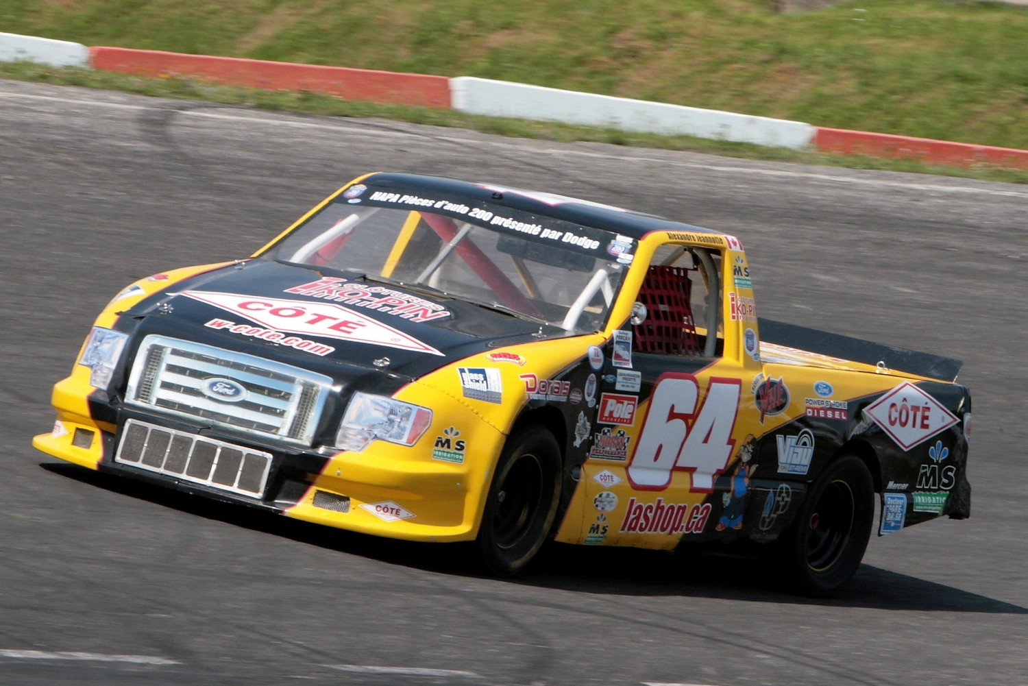 Oval Racing Stock car style in Québec, Ontario and New England States ...
