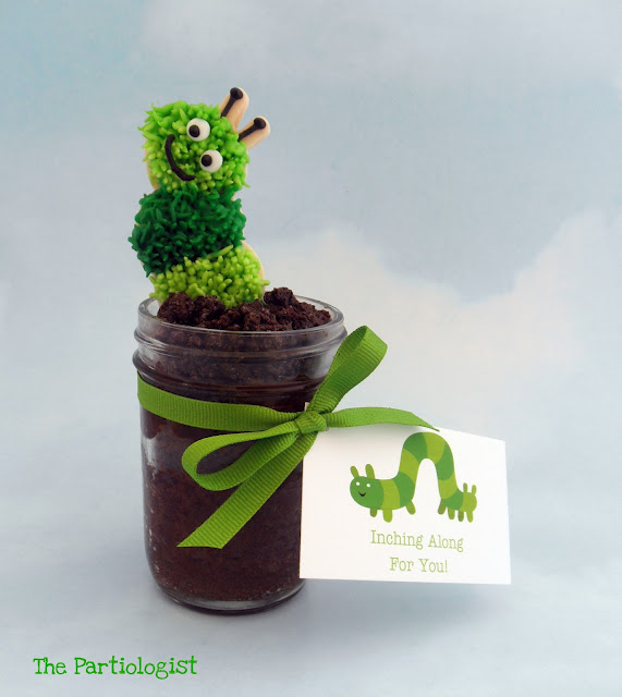 Creative Party Ideas by Cheryl: Happy Earth Day! Earthworm Cupcakes!