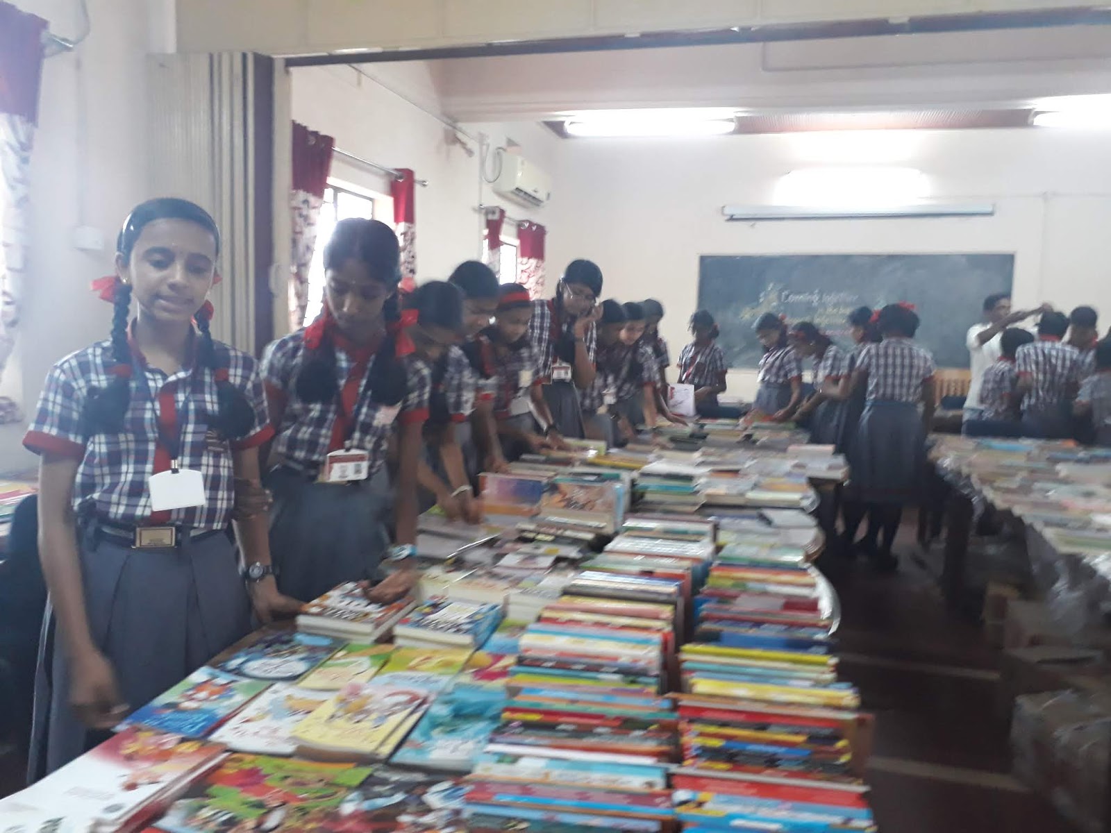 KV KANNUR LIBRARY: BOOK EXHIBITION