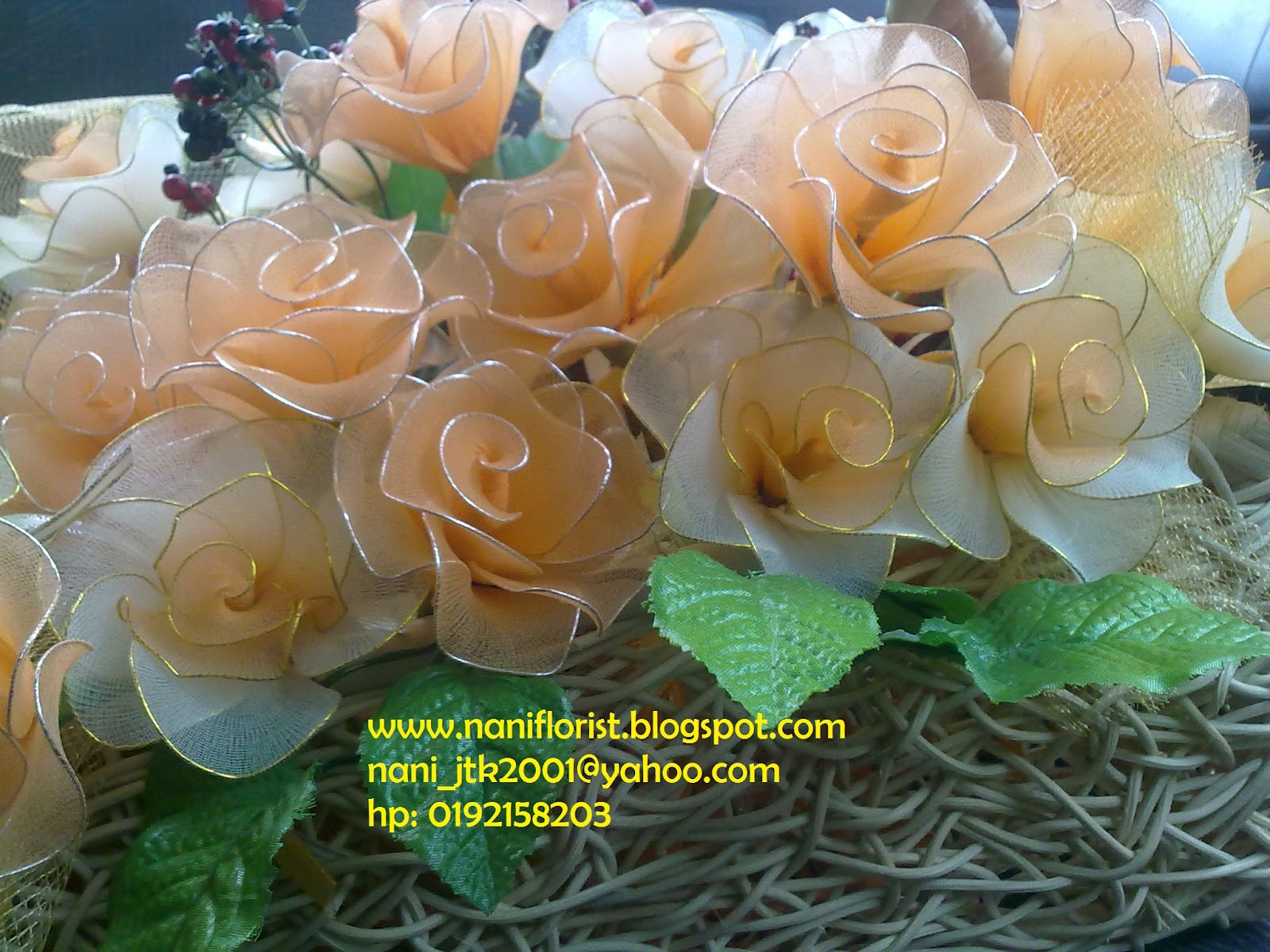 Nani Florist: BUNGA PAHAR STOKIN OREN PUTIH.. tempahan dari NADIAH