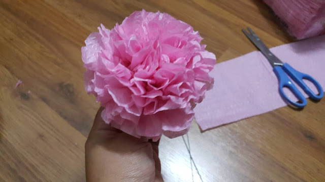 Blog Han: DIY Bunga Telur : Tutorial bunga tisu/ bunga fluffy