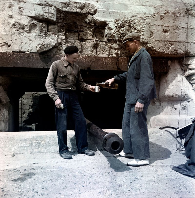 30 Stunning Color Photographs of Normandy, France After World War II ...