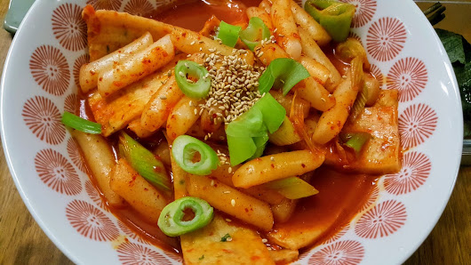 Korean Foodpedia: Ddeokboggi