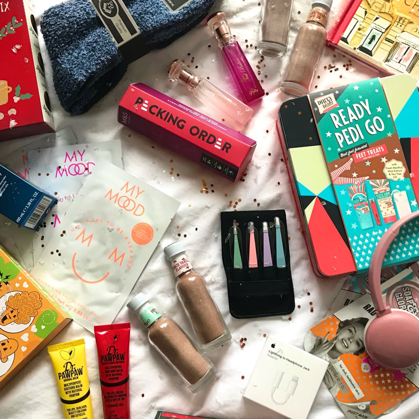 Gift Guide Stocking Fillers Lea Mai Carter gift-guide-stocking-fillers-lea-mai-carter