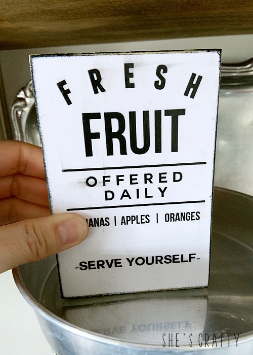 She's Crafty: How to make a Wooden Sign with FREE Fresh Fruit Printable