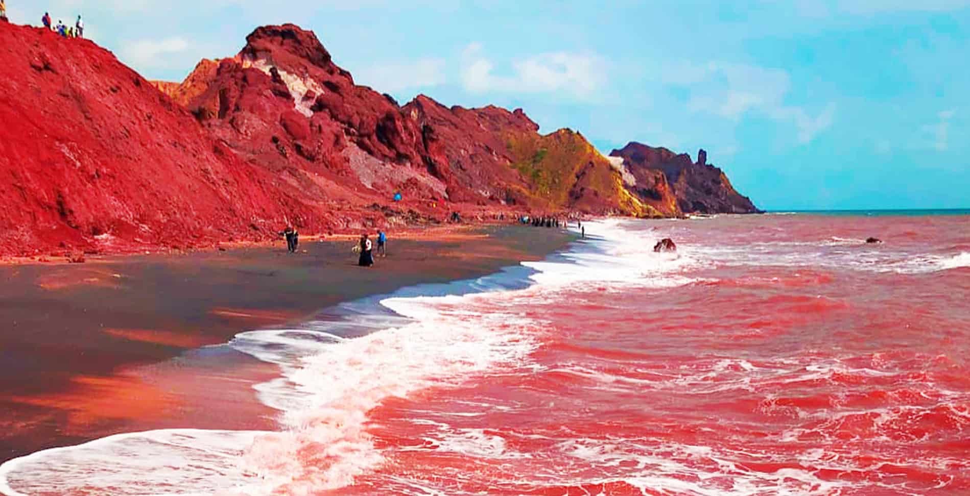 granelli di sabbia: Iran: le spiagge rosso rubino di Hormuz Island