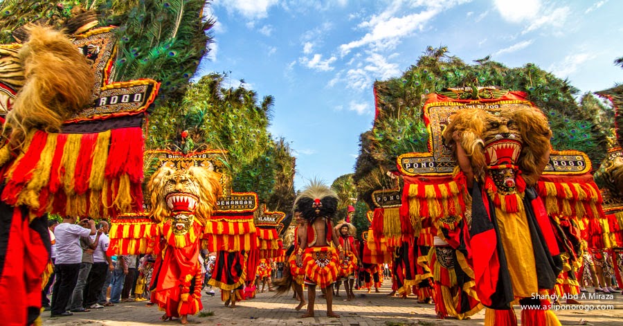 125 Dadak Merak Tampil Bersamaan