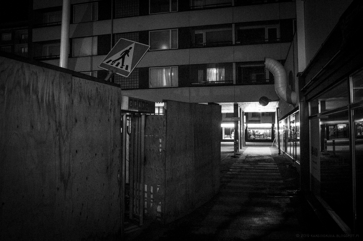 Kaksoiskuva: Diginoir