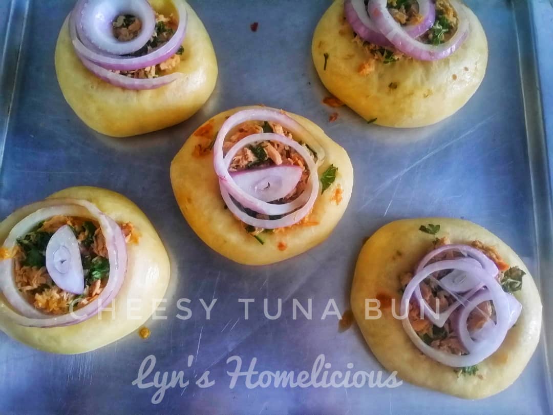 Cheesy Onion Tuna Bun | LYN'S HOMELICIOUS