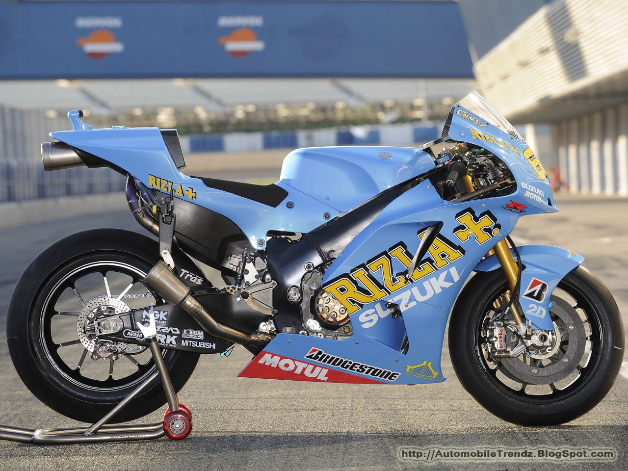 Automobile Trendz: Suzuki Rizla