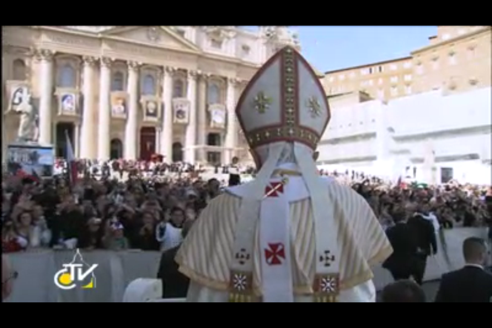 New Liturgical Movement: The Return of the Papal Fanon