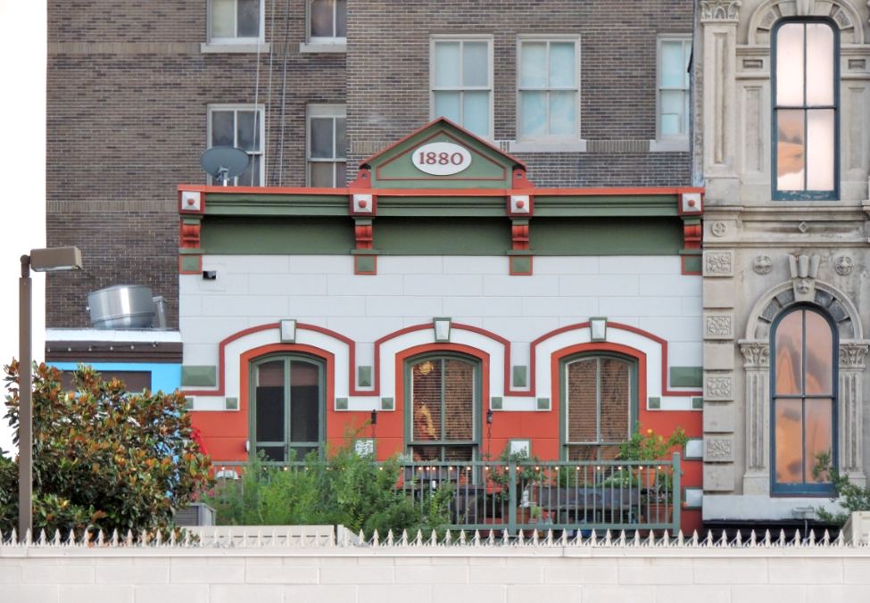 Houston in Pics: 1880 Building on Prairie