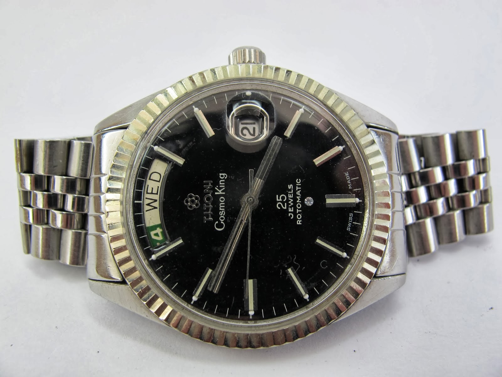 watchopenia: Titoni Cosmo King Collection