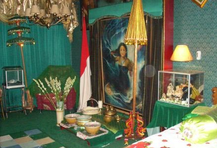 puisi buat hatiku: ini tempat paling angker di indonesia