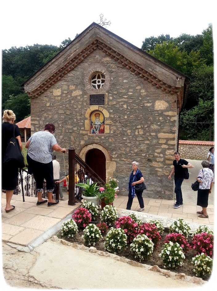 Kao na dlanu : Pokloničko putovanje / Manastiri Tumane i Nimnik