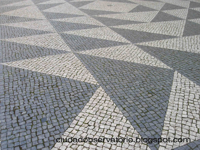 ¡Qué bien estoy! ...... A Veces: Mengueles en la Ciudad de Color Grana