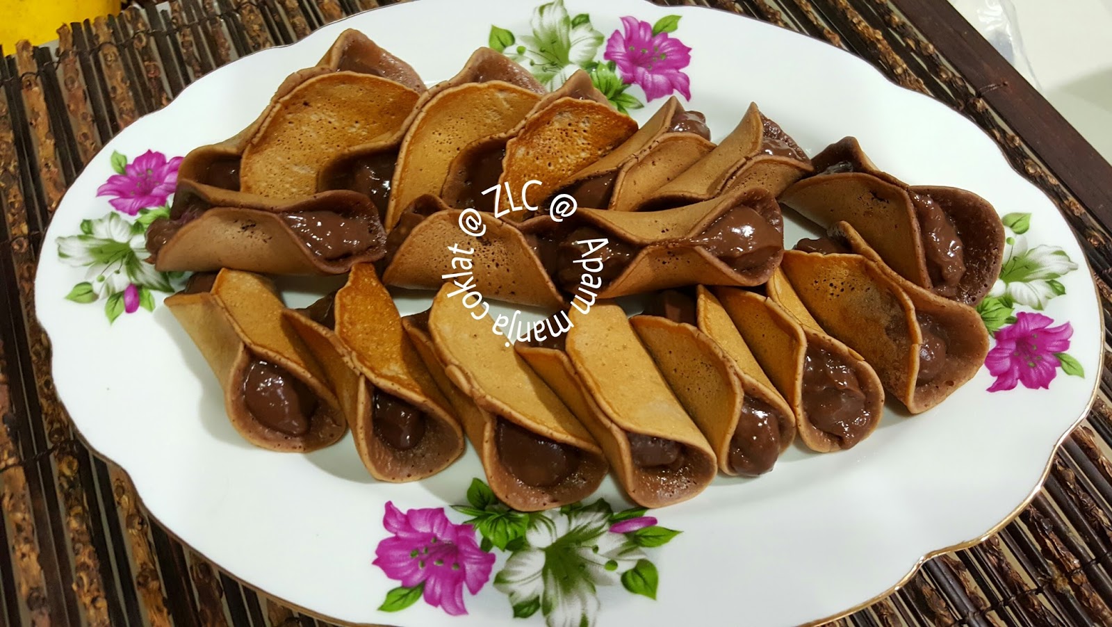 ZULFAZA LOVES COOKING: Apam manja coklat