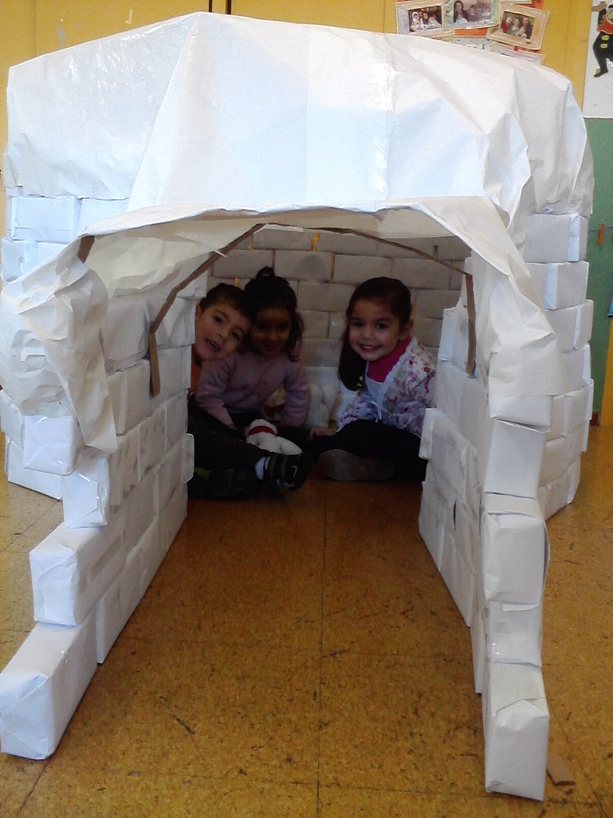 GRANDES PEQUES: CONSTRUIMOS UN IGLÚ