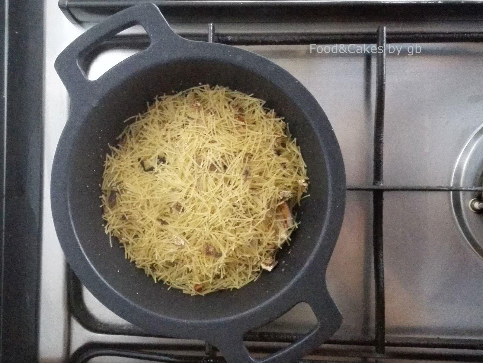 FOOD & CAKES: Fideuá de setas secas (Cocino con Bra)