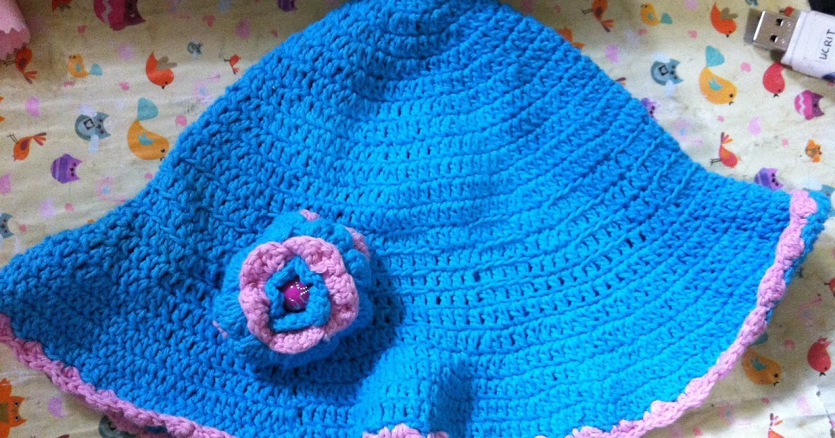 Ucrit Merajut: Topi Rajut Aksen Bunga untuk Baby Girl