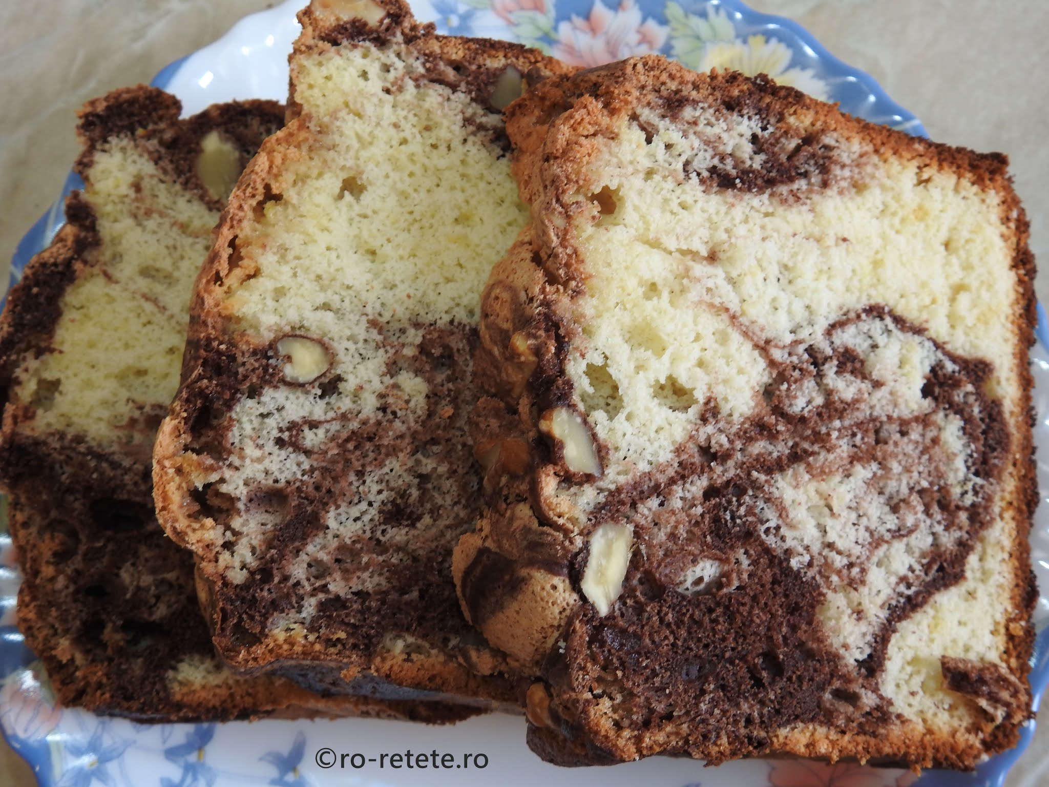 Pandispan cu nuca si cacao reteta | RO-Retete.ro