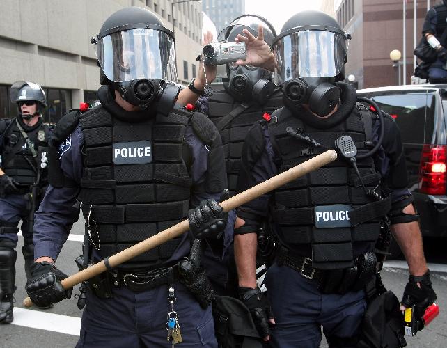 Policías de Brasil presumen haber sido entrenados por el FBI para ...