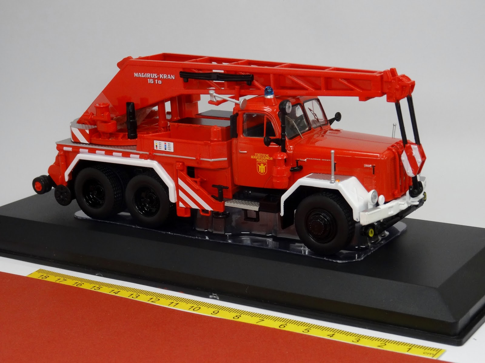 der-spielzeugschotte: Neu in 1:43: Magirus Feuerwehr München; Volvo F88 ...