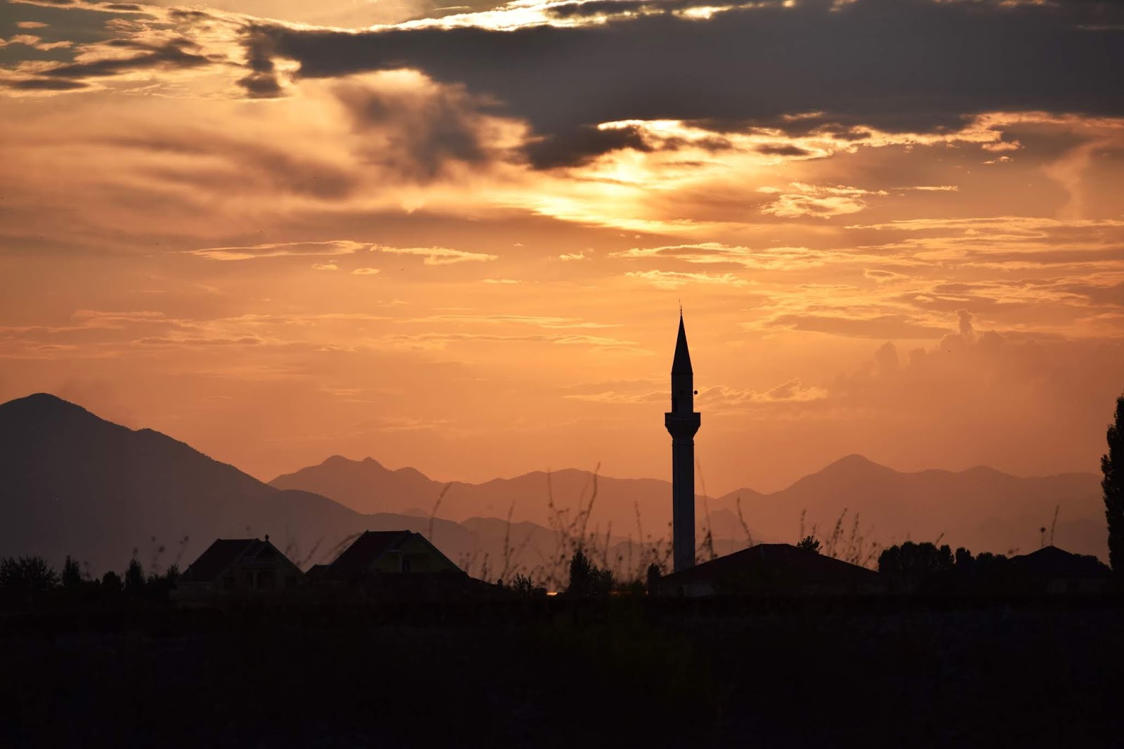 6 + 1 reasons why you should go on a Balkan roadtrip